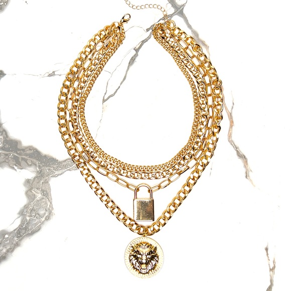 Jewelry | Leo Lioness Chunky Gold Medallion Lock Chainlink Layered ...